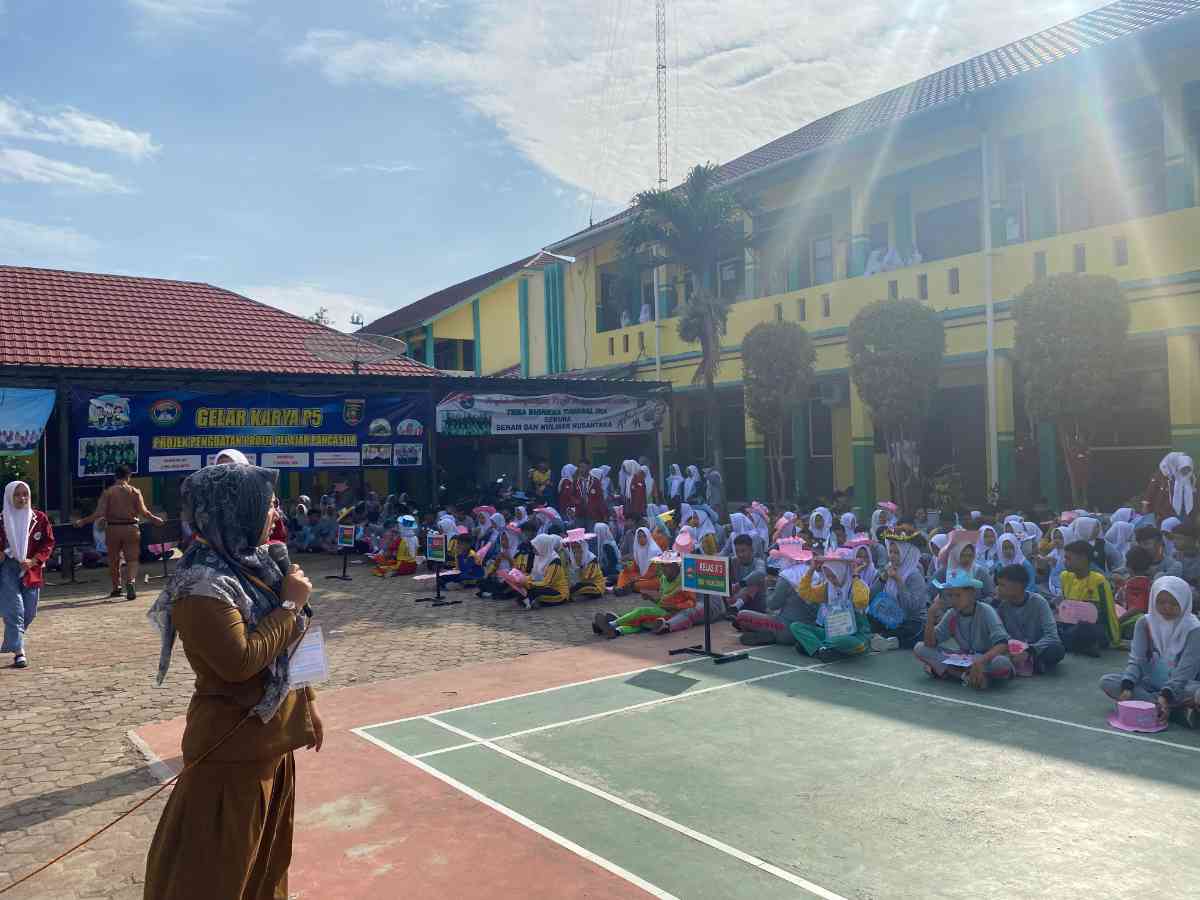 ‎MPLS, 324 Siswa Baru SMAN 1 Padang Cermin Terima Materi Antikorupsi ...